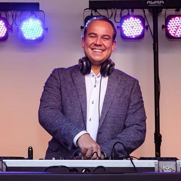 Pro Allround DJ Melvin maakt het onvergetelijk voor jou en je gasten.